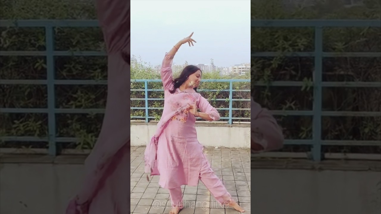 Paruvam Vanaga Swaram || Dance by vividha #shorts - YouTube