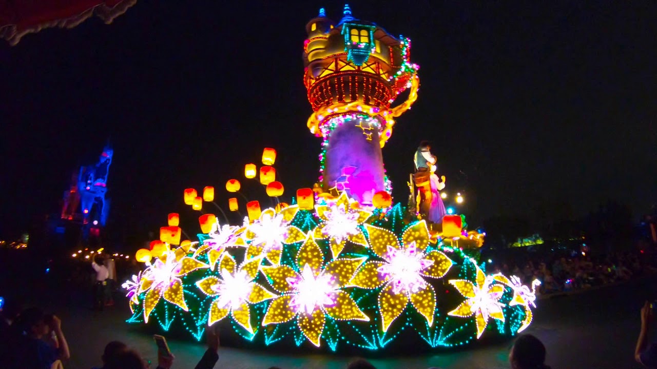 Disney Land Tokyo Night Parade - YouTube
