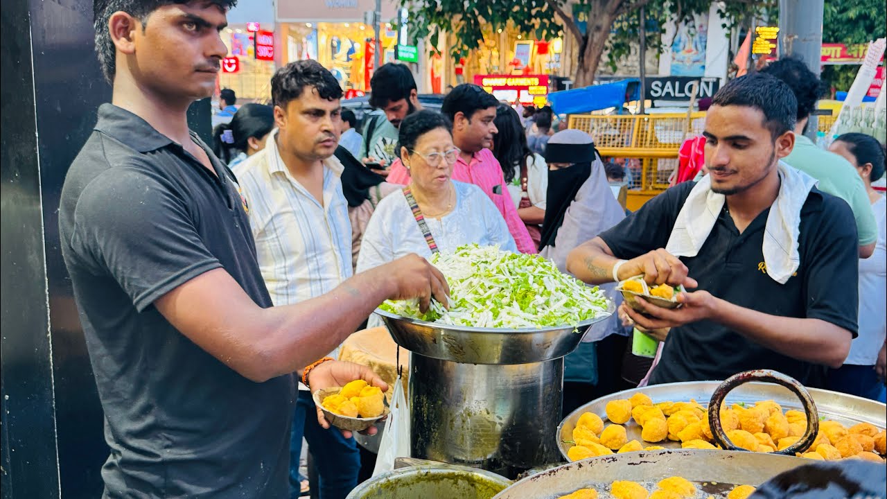 Ram Laddu food corner Lajpat Nagar Delhi Lajpat - YouTube