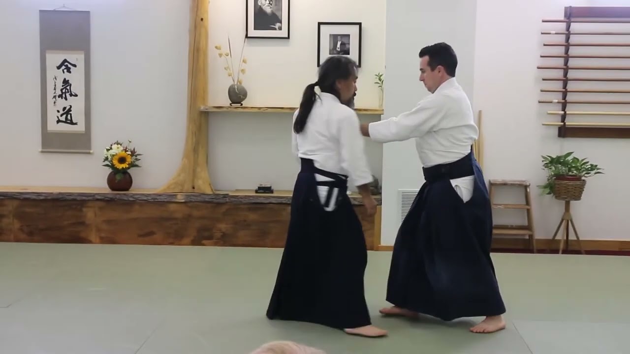 Yoshi Shibata Entering - YouTube