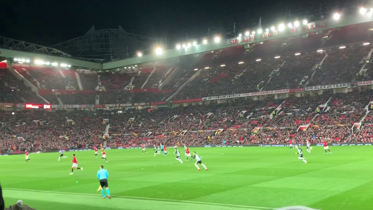 Watching live footy match - YouTube
