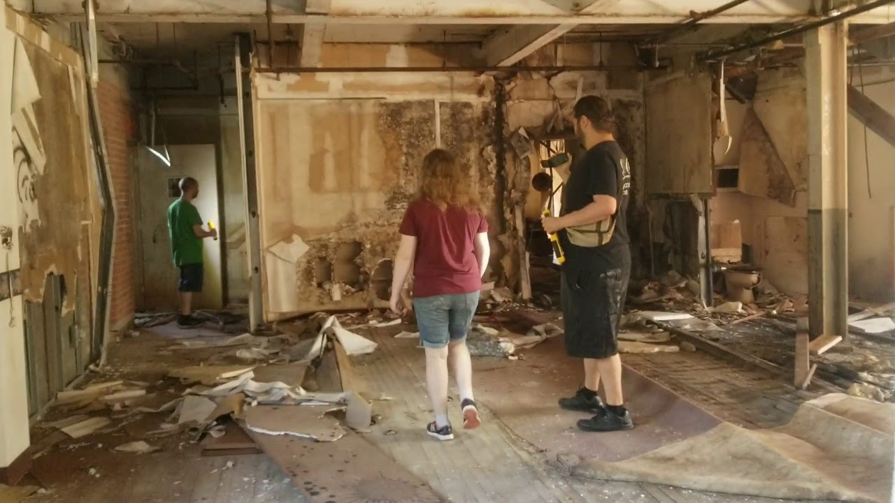 Abandoned Medical Building with exploring with RNS and Rich Discoveries ...