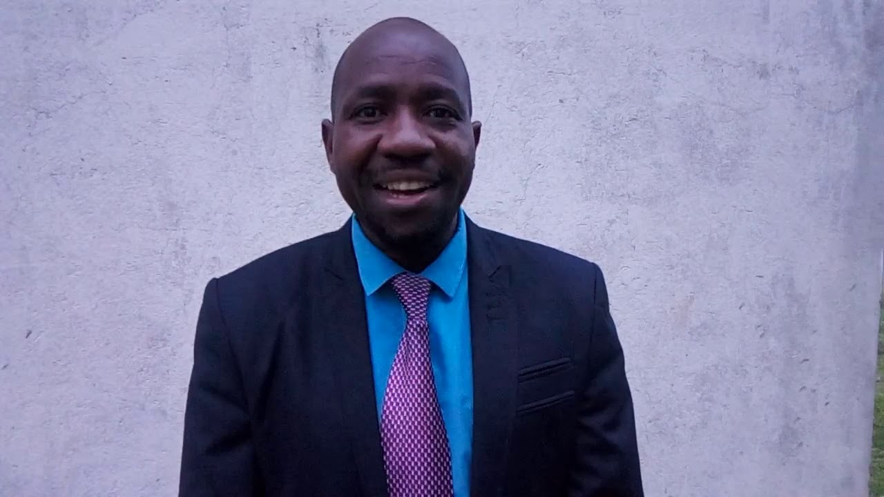 ZIMBABWE HISTORY GURU MANNERS MSONGELWA STARTS HISTORY RADIO SHOW - YouTube