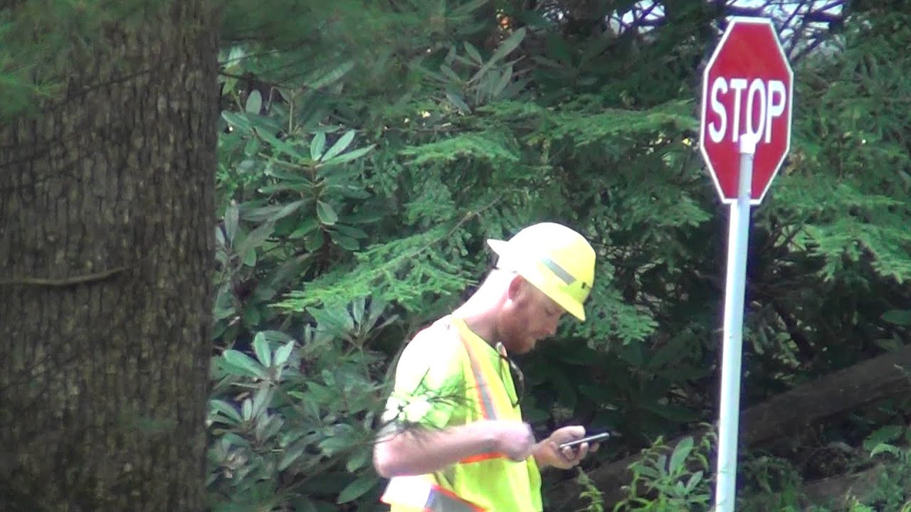 Lazy Penndot Flagman Texting - YouTube