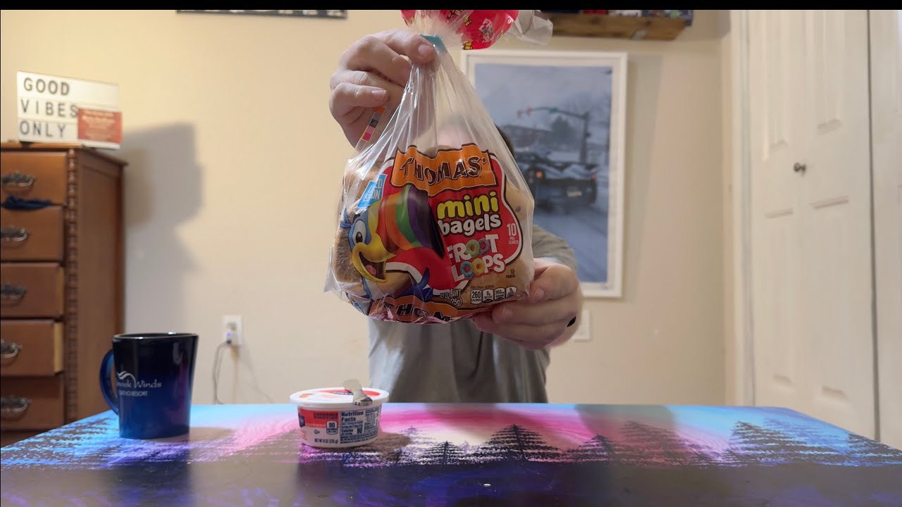 Thomas bagels Limited Edition Fruit Loops flavor review - YouTube
