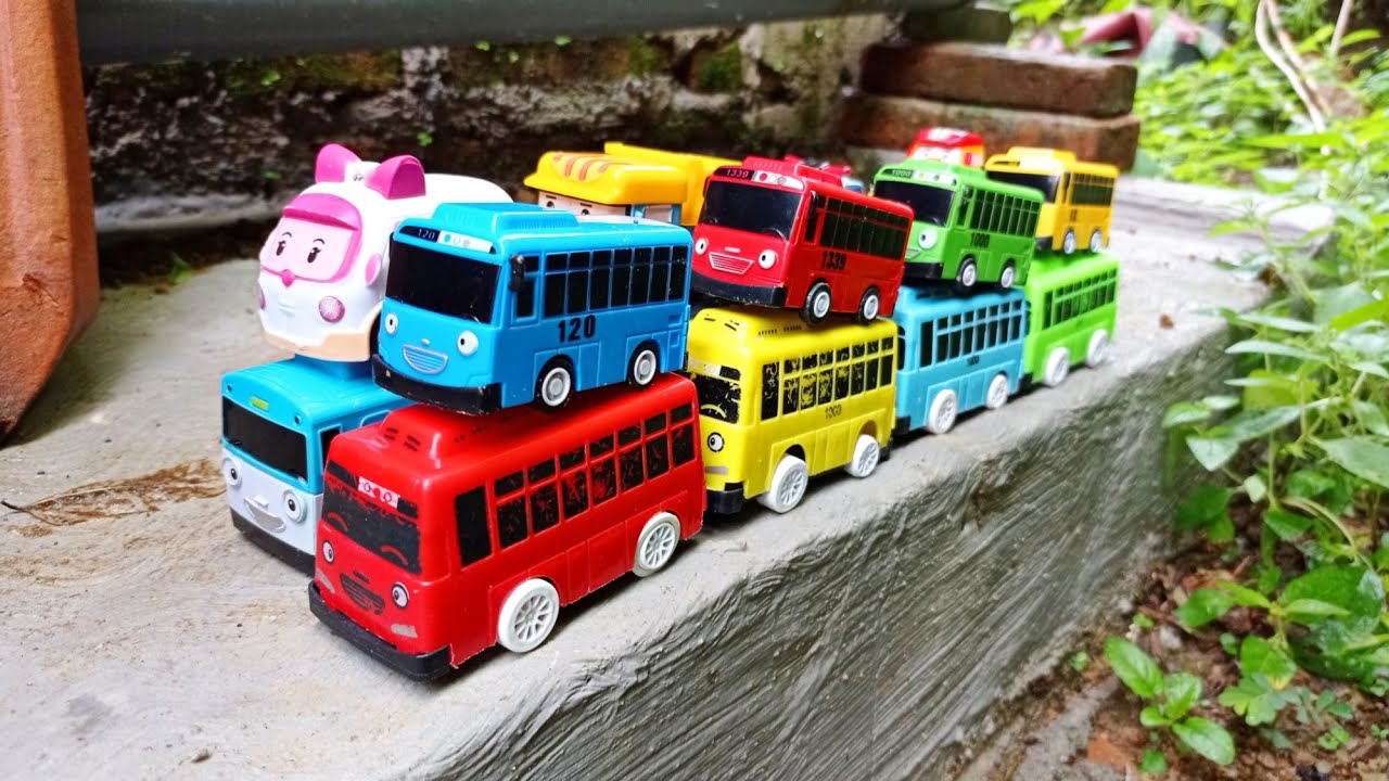 Mencari mobil-mobilan Tayo, Tayo gani, Tayo lani, Tayo rogi, Titipo ...