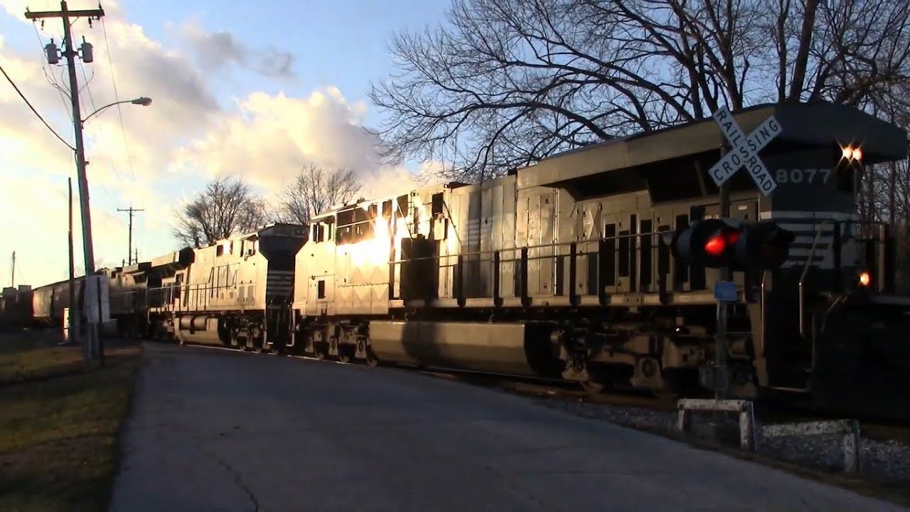 Lyons Street Railroad Crossing - NS 8077, NS 7554, and NS 9406 in ...