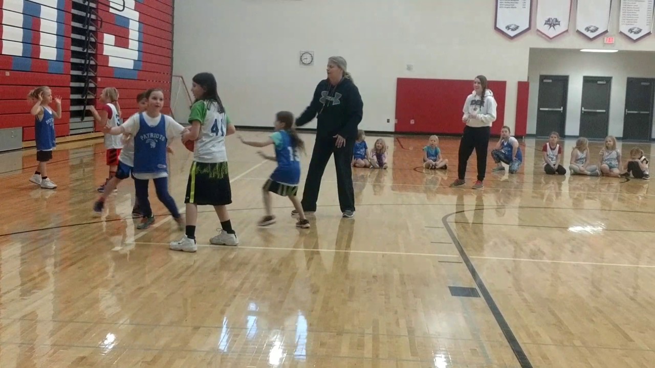 First grade basketball. - YouTube