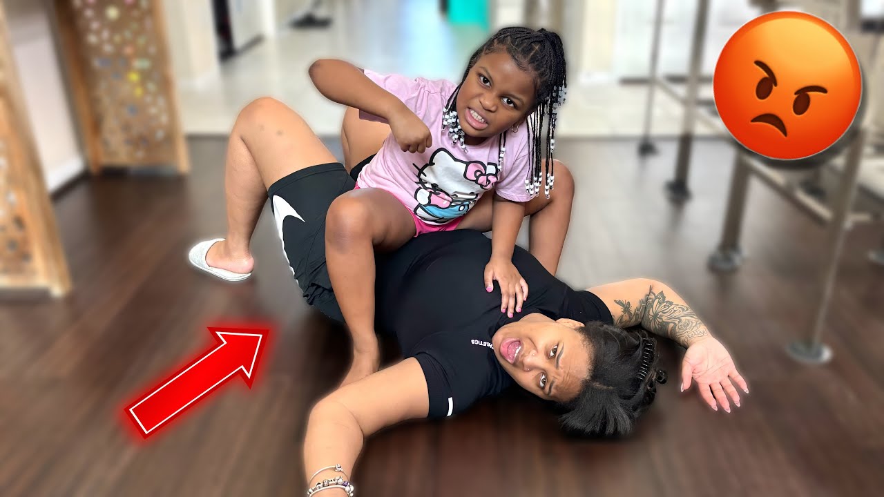 GIRL And MOM Can’t Stop FIGHTING, What Happens Next Is SHOCKING - YouTube