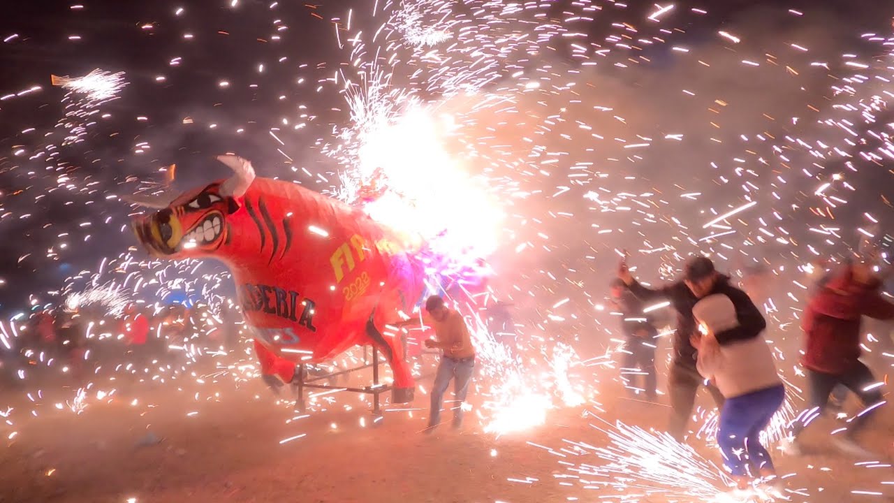 EPICA QUEMA DE TOROS TULTEPEC 2022 parte 2 - YouTube