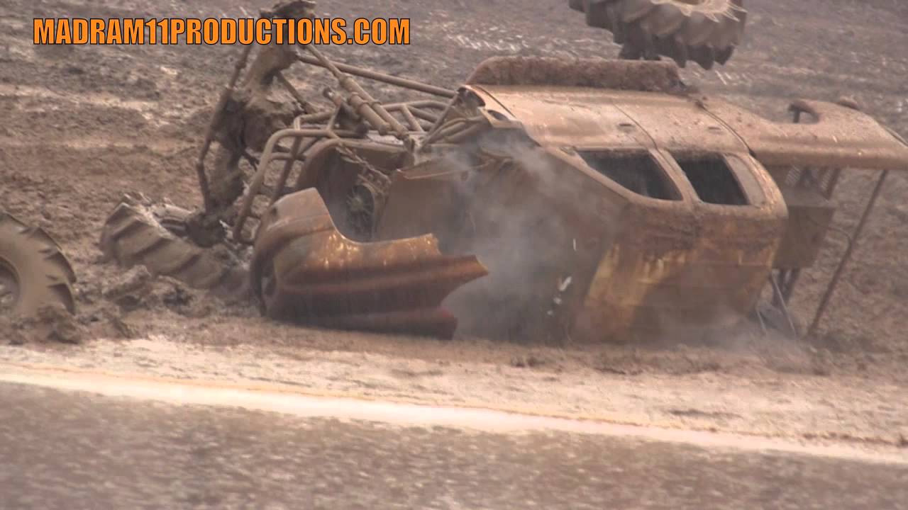 MEGA TRUCK GOES HUGE AND CRASHES - YouTube