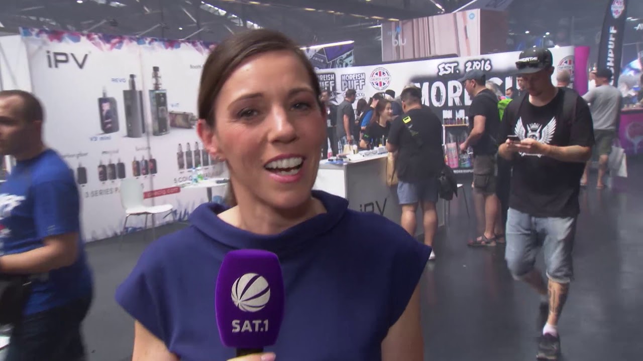 Reporter-Showreel Dr. Anna Acker - YouTube