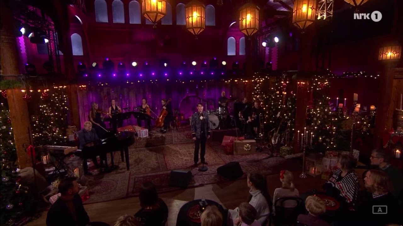 «Ave Maria» (Schubert) sung by Adrian Angelico on live broadcast - YouTube