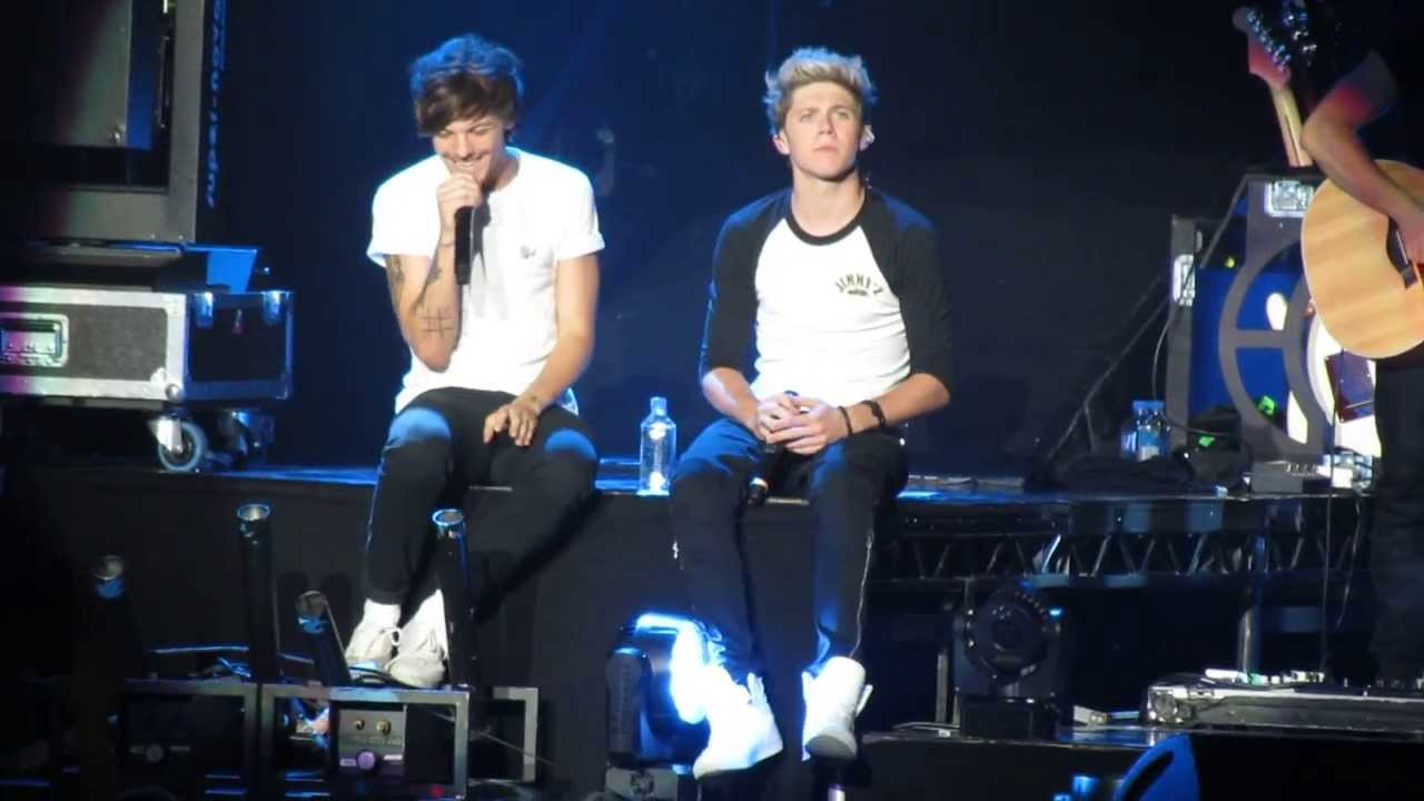 Over Again - One Direction (Perth 29/09/13) - YouTube