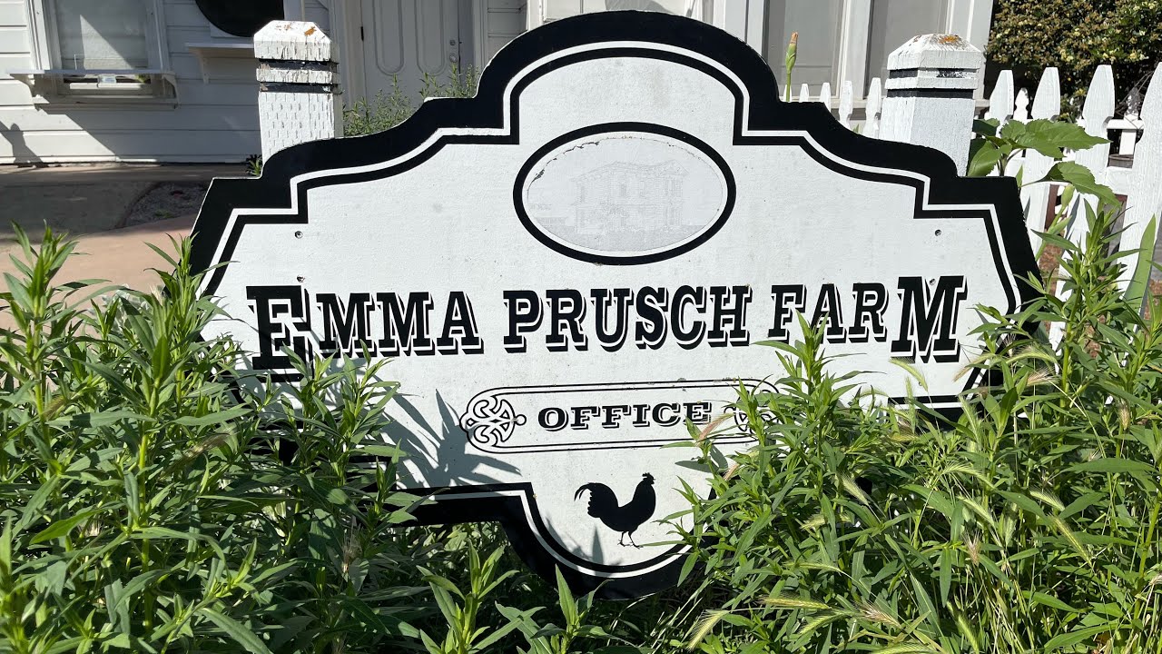 EMMA PRUCH FARM PARK - YouTube