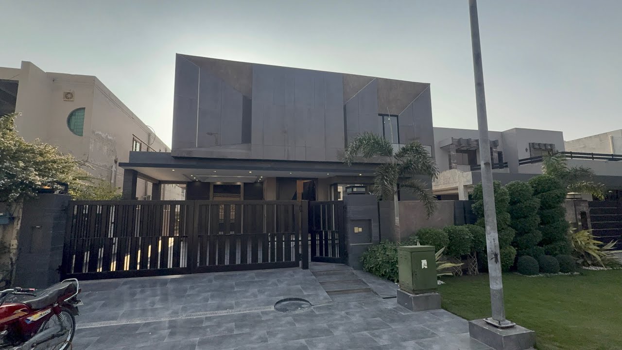 Inside PKR 15 crore kanal full basement 6 bedrooms house near Dolman ...
