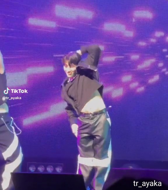 Lee yedam ex boys planet wear croptop shirt when revealing his abs in ...