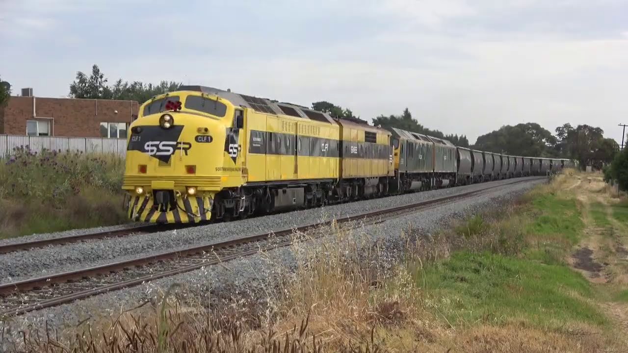 Sensational Streamliner Diesel Locomotives in 2020 on the mainline ...