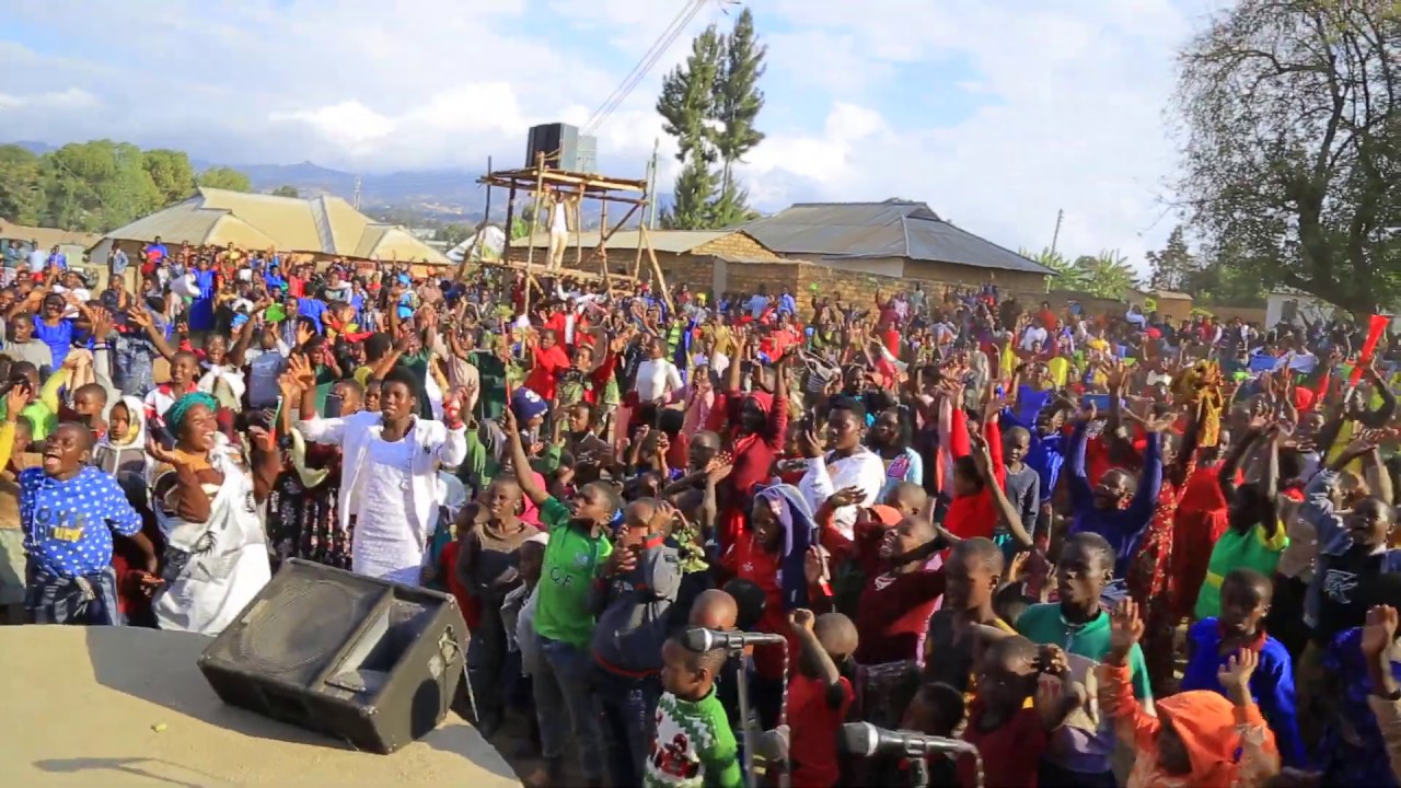 Emmanuel Mgogo (Official Live Parfomance). - YouTube