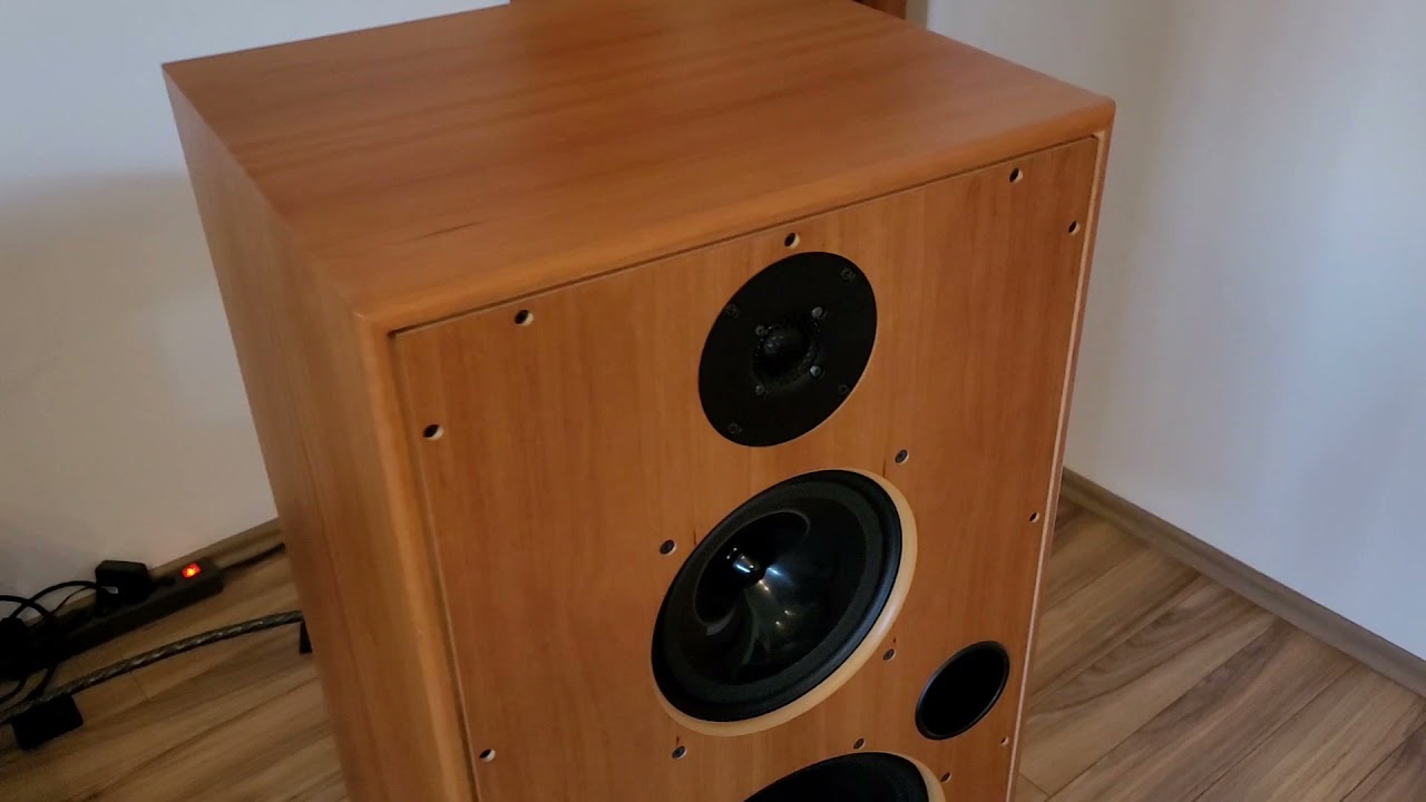 Harbeth M40.1 with Krell Evolution 222 preamp and Krell Evolution 302 ...