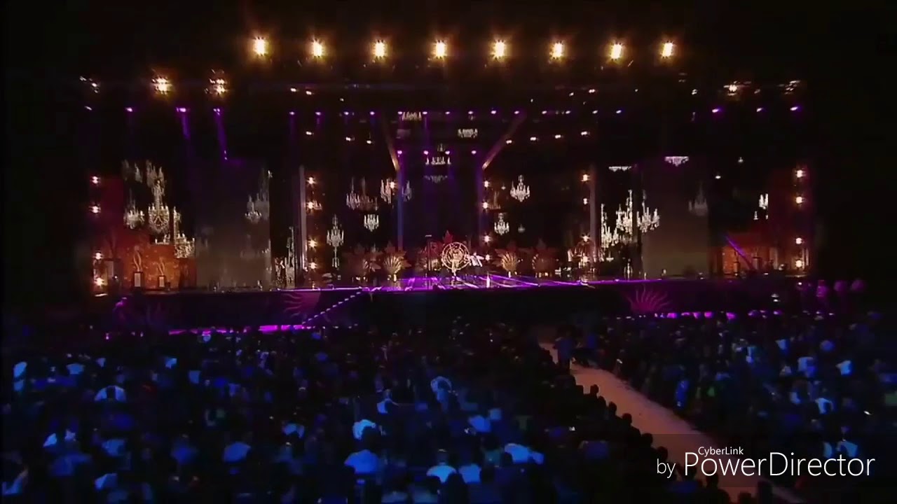 Deepika Padukone best dance performance - YouTube