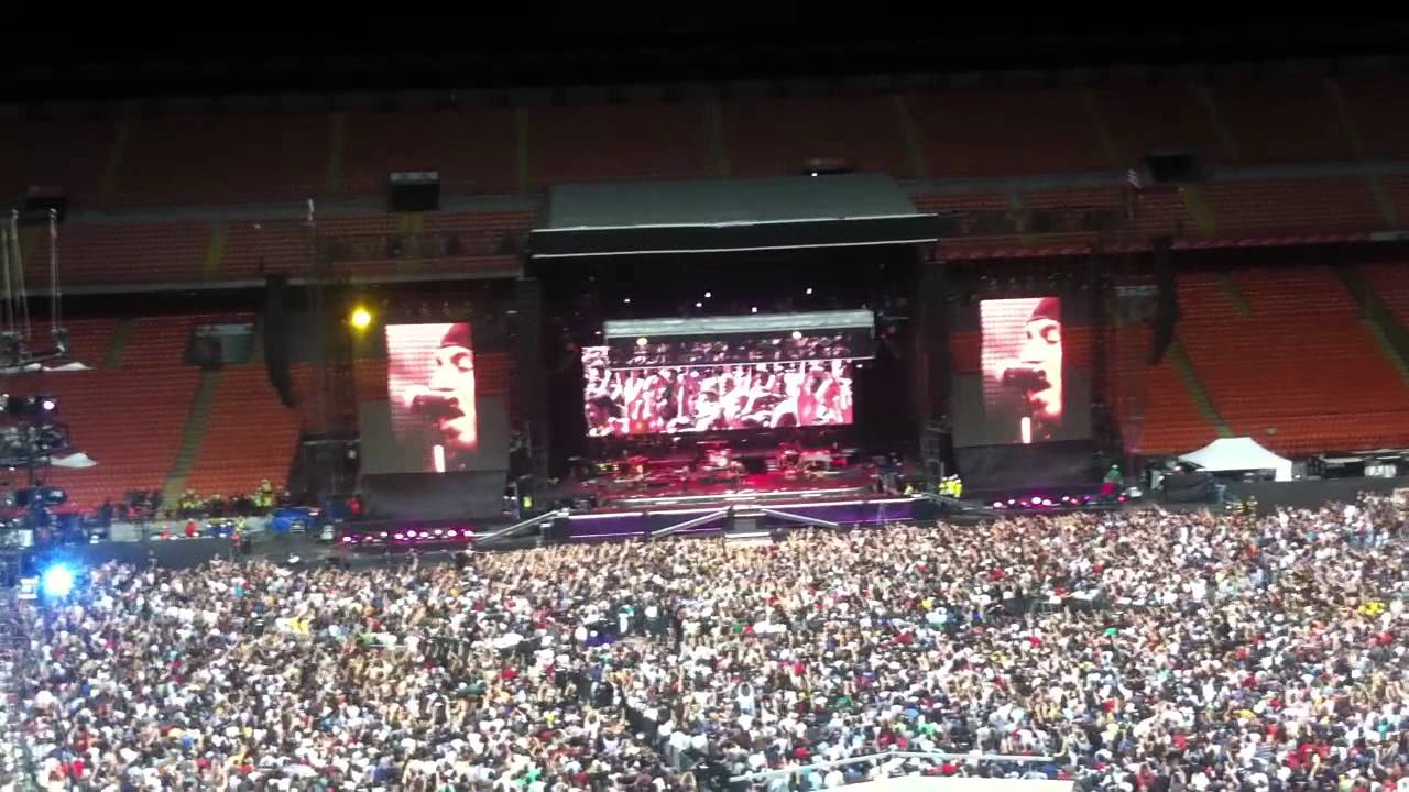 Bruce Springsteen - Glory days (Live San Siro 2012) - YouTube