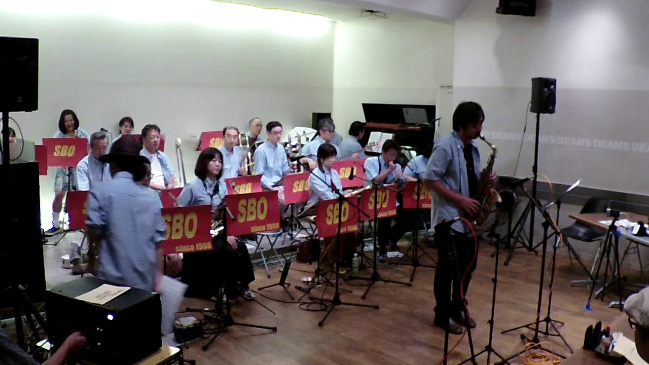 Super Brass Orchestra plays Juggernaut - YouTube