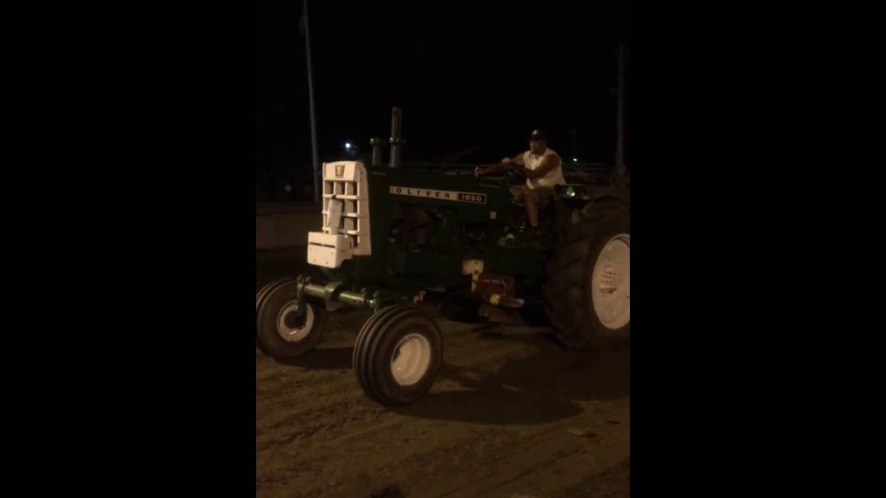 Impressive pulling from Oliver 1950 with distinctive 4-53 Detroit ...