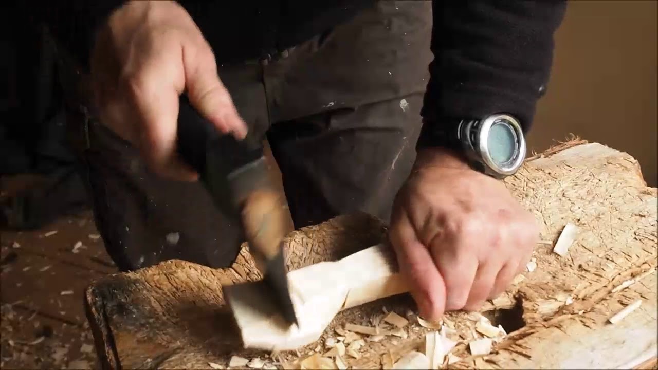 Axe a spoon blank - Dave The Bodger method - YouTube
