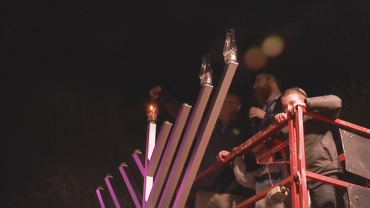 Chabad of PCB celebrates Hanukkah with community in Pier Park - YouTube