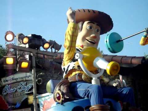 Pixar Parade - Toy story - YouTube