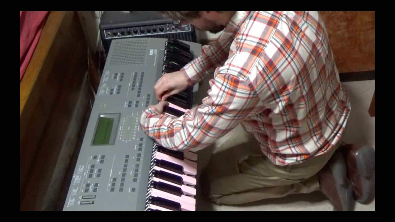 Changing the keyboard layout on a KORG is50 - YouTube