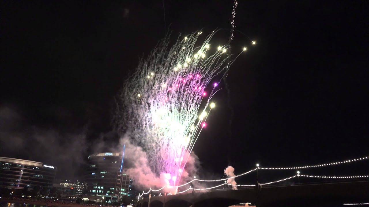 Tempe, AZ Fireworks 2015 Filmed with 4K cameras - YouTube