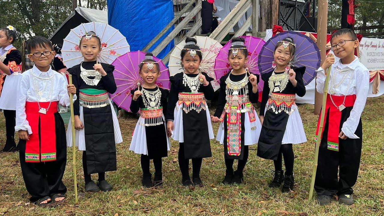 Hmong Georgia New Year 2022-23 Nkauj Ntsuab Nraug Nas Dance - YouTube