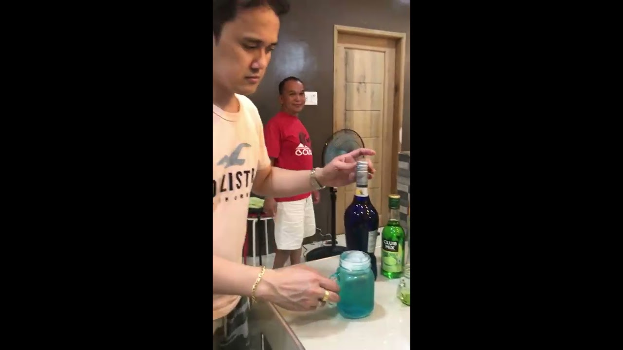 HOW TO MAKE A BULLFROG COCKTAIL - YouTube