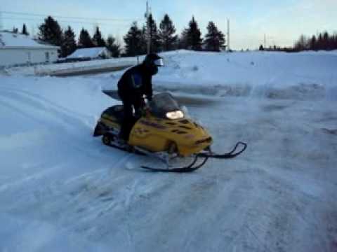 MXZ 600 1999 avec Pipe MBRP - YouTube