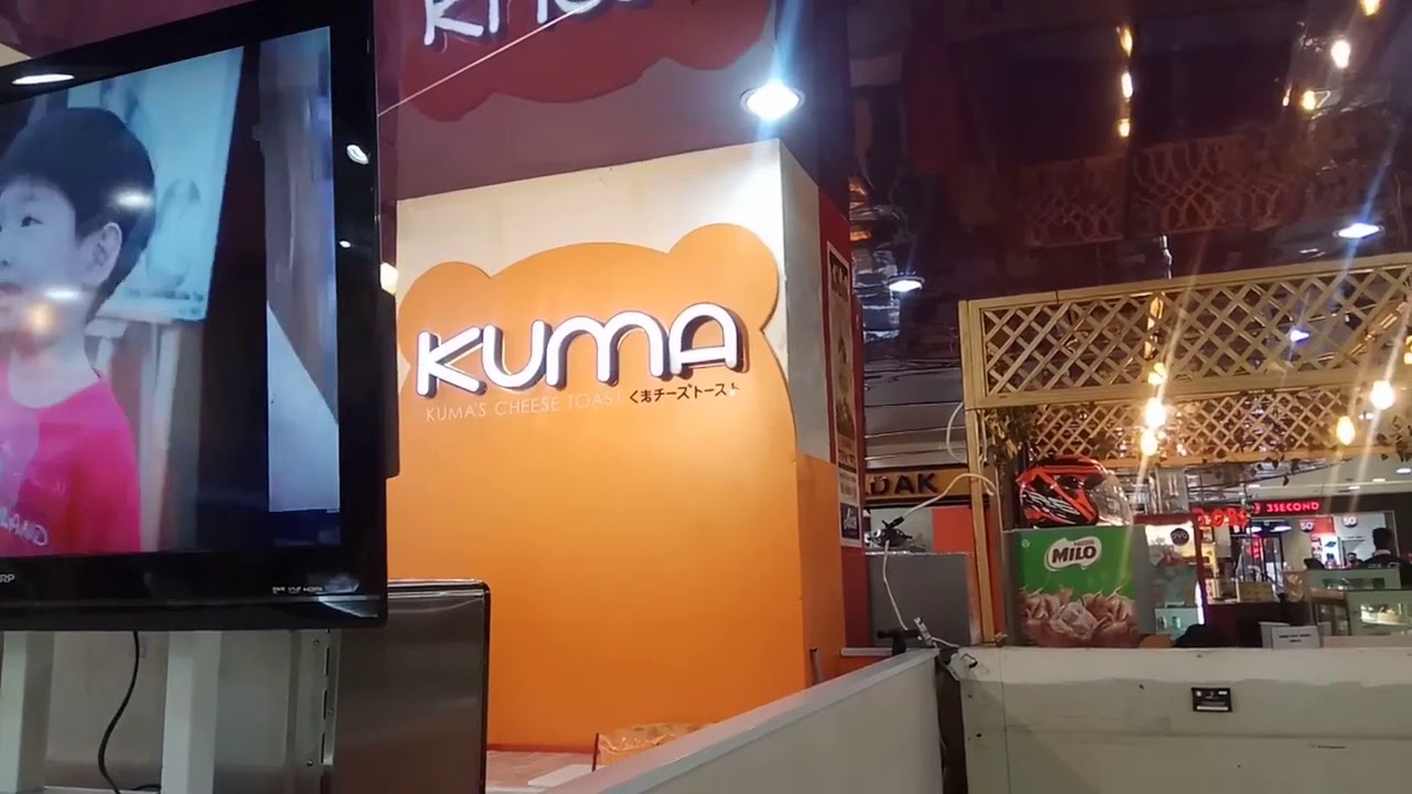 jajan Kuma di BIP roti yang kejunya mantab panjang banget - YouTube