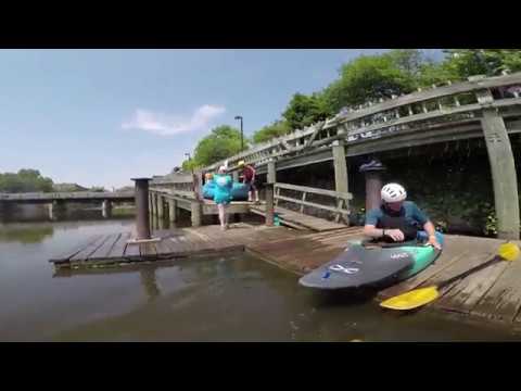 WHITEWATER KAYAKING AND PLAYBOATING AT SOUTH BEND, INDIANA'S EAST RACE ...