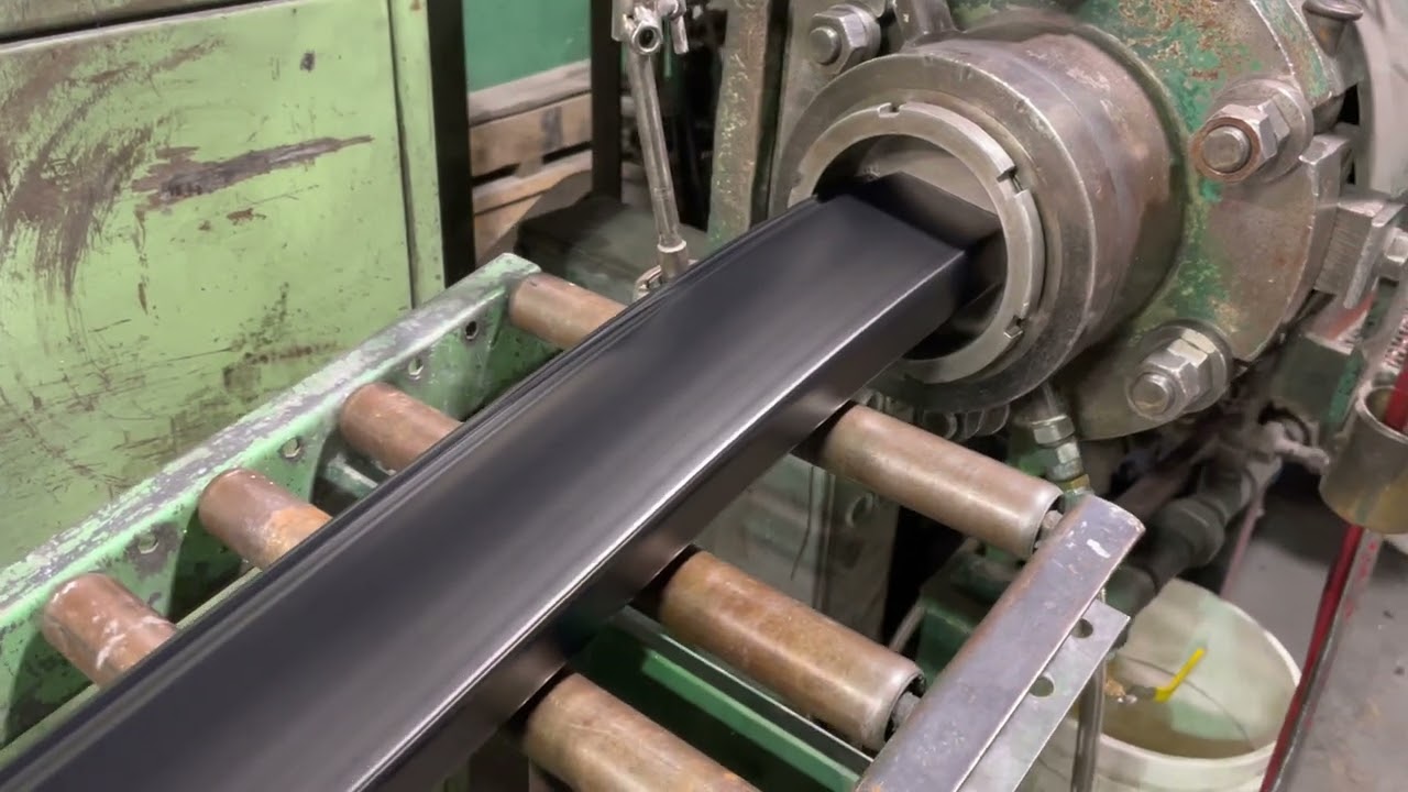 Troester rubber screw extruder 3 Inch - YouTube