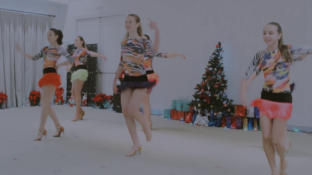 Dance Marbella Christmas Show 2016 - Teens 1 - Samba - YouTube