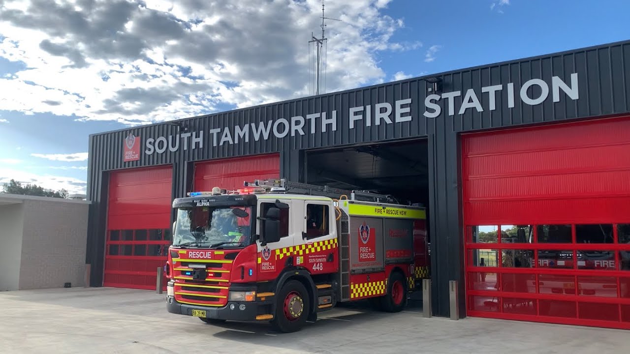 Fire & Rescue NSW | South Tamworth Pump 448 Alpha Turning Out ...