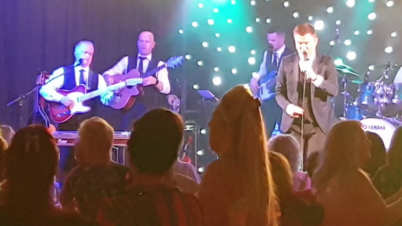 Michael English at the Leeds Irish Centre(2) - YouTube