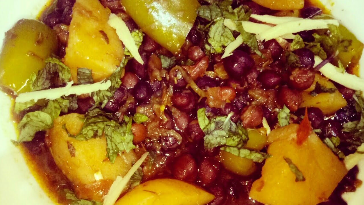 HOW TO MAKE BLACK CHANA GRAVY//KALE CHANE KA SALAN//KALE CHANE AUR ALOO ...