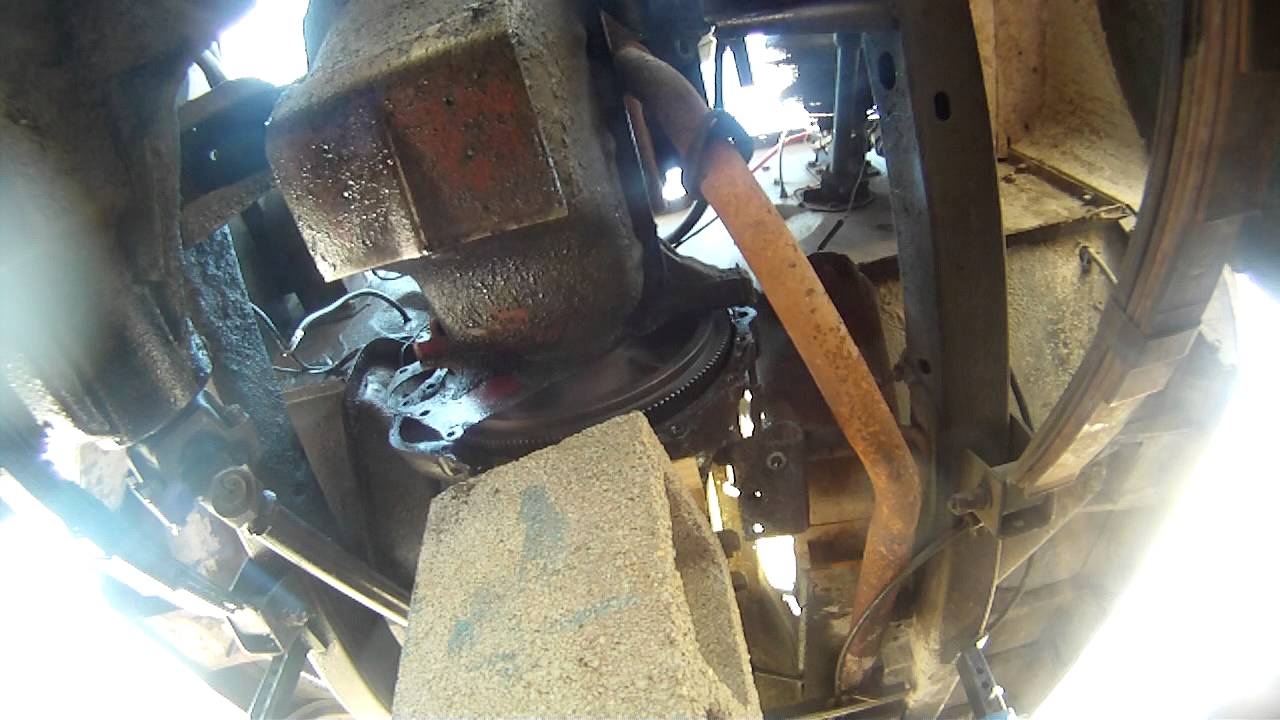 removing an amc 258 from a 1974 international harvester scout II manual ...