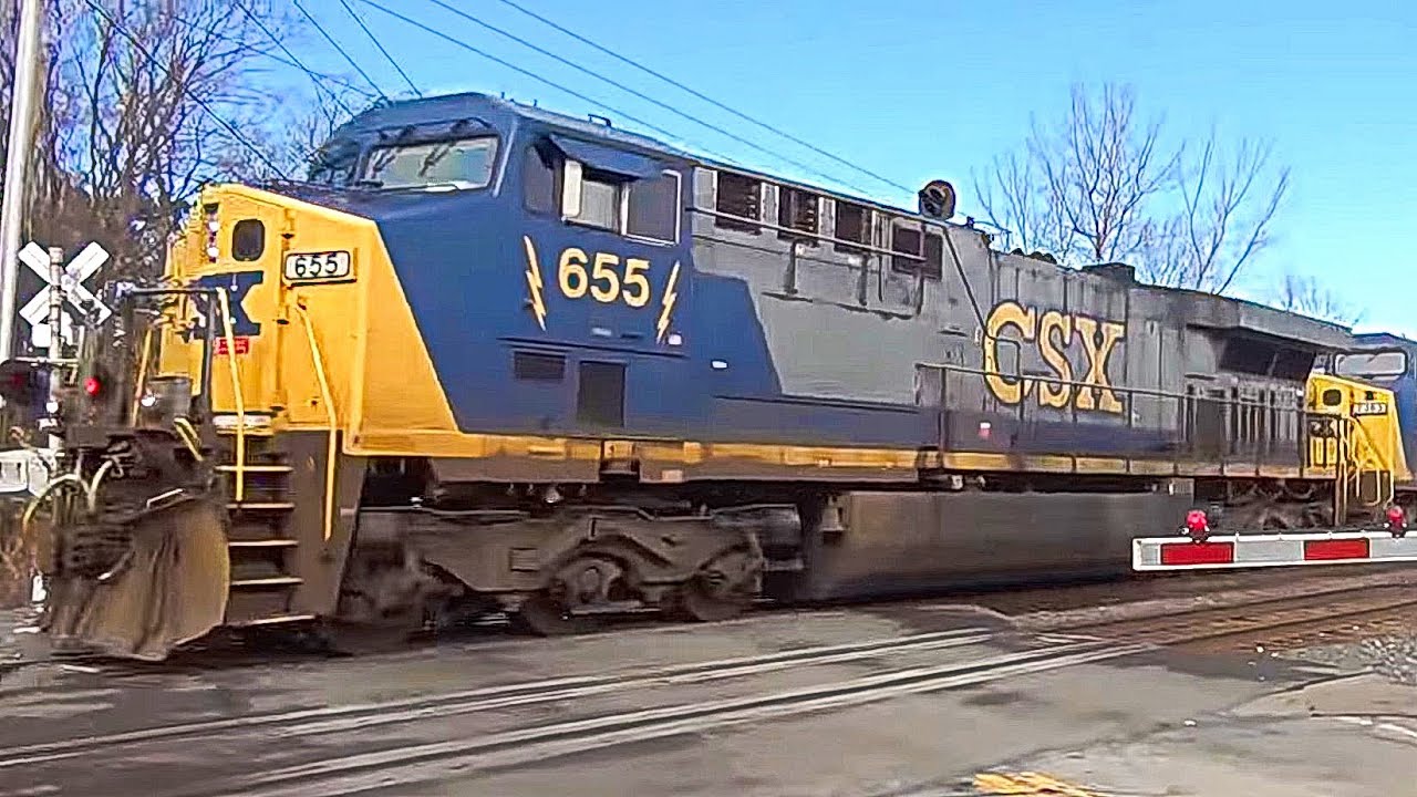 Giant GE AC6000CW and a Dash 8 Leads Fast 4 Engine CSX Intermodal Train ...