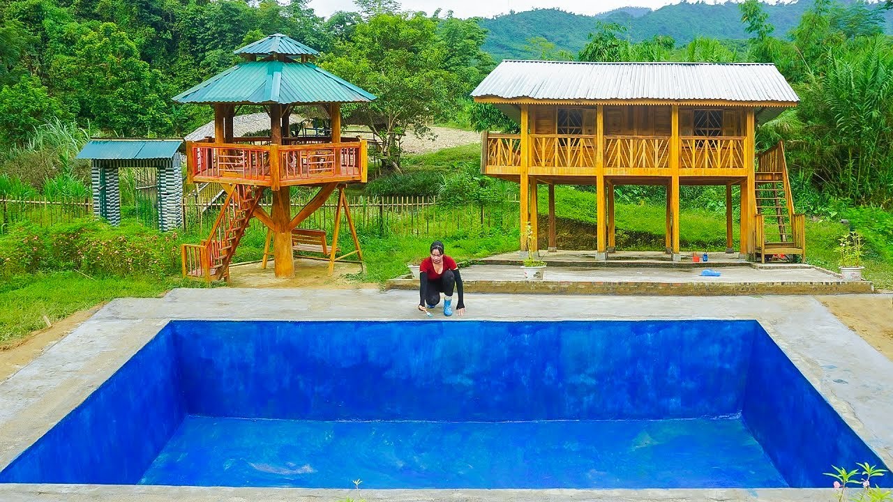 She Built a Backyard Swimming Pool With Just Bricks and Cement – Alone ...