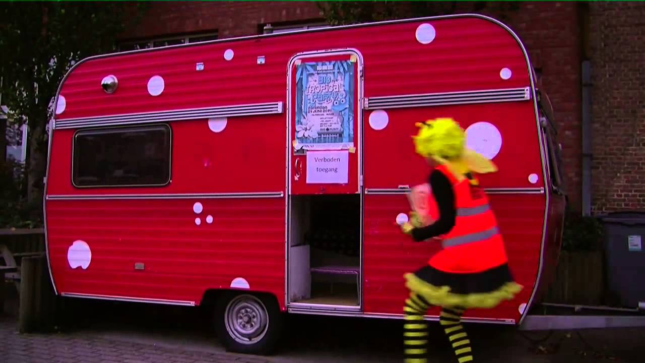 Mia en Eufrazie! Aflevering 3! (Calasanz Nijlen) - YouTube