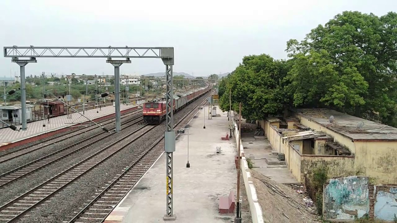 AP AC SUPER FAST EXPRESS SKIPPING RAYANAPADU SLOWLY - YouTube