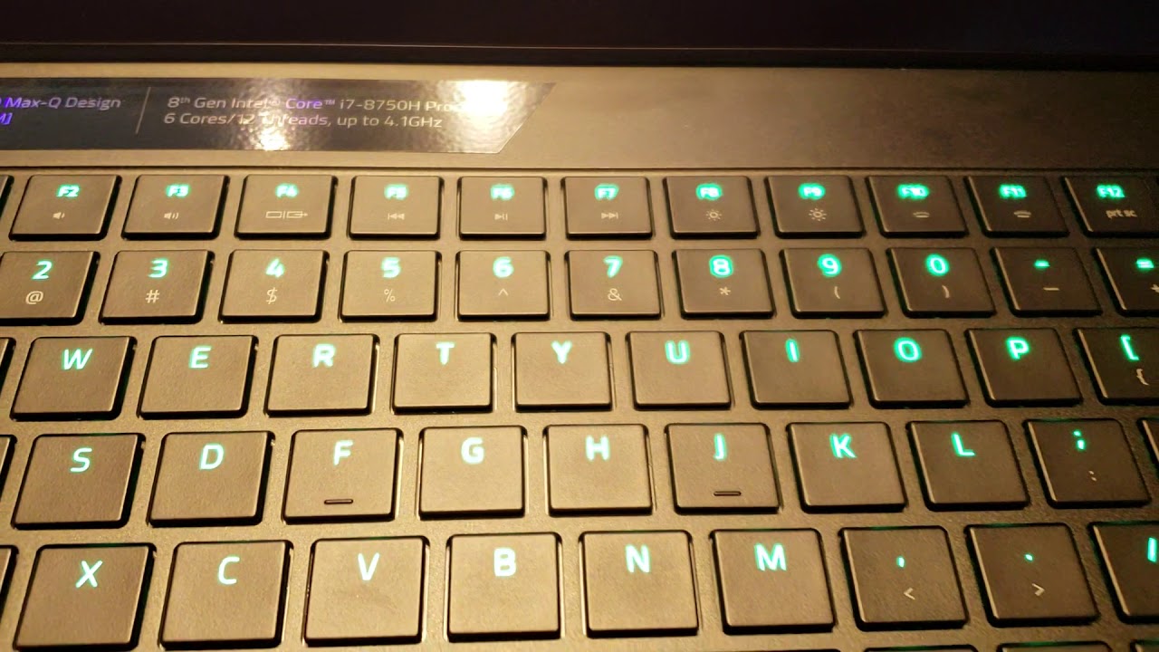 Razer blade 2018 crap defect screen - YouTube