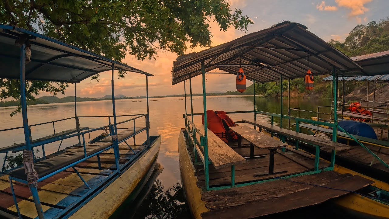 Evening Boat Ride at Sorabora Wewa Sri Lanka - YouTube